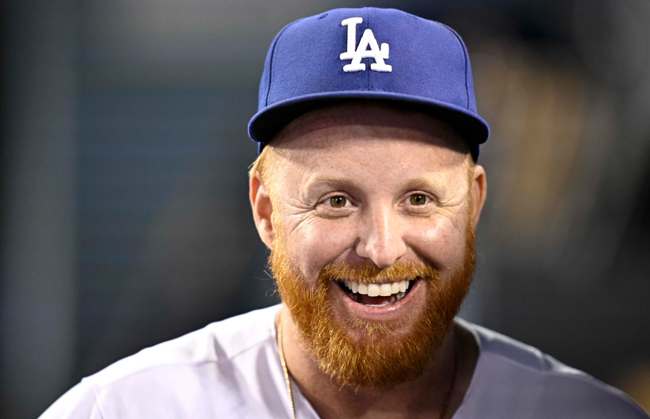 Justin Turner Hopes To Finish Career With Dodgers - SportsCity.com