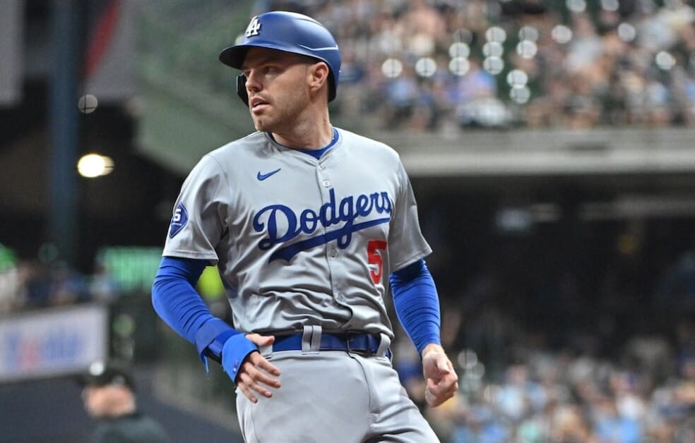 Freddie Freeman Injury: CT Scan Needed For Jammed Middle Finger ...